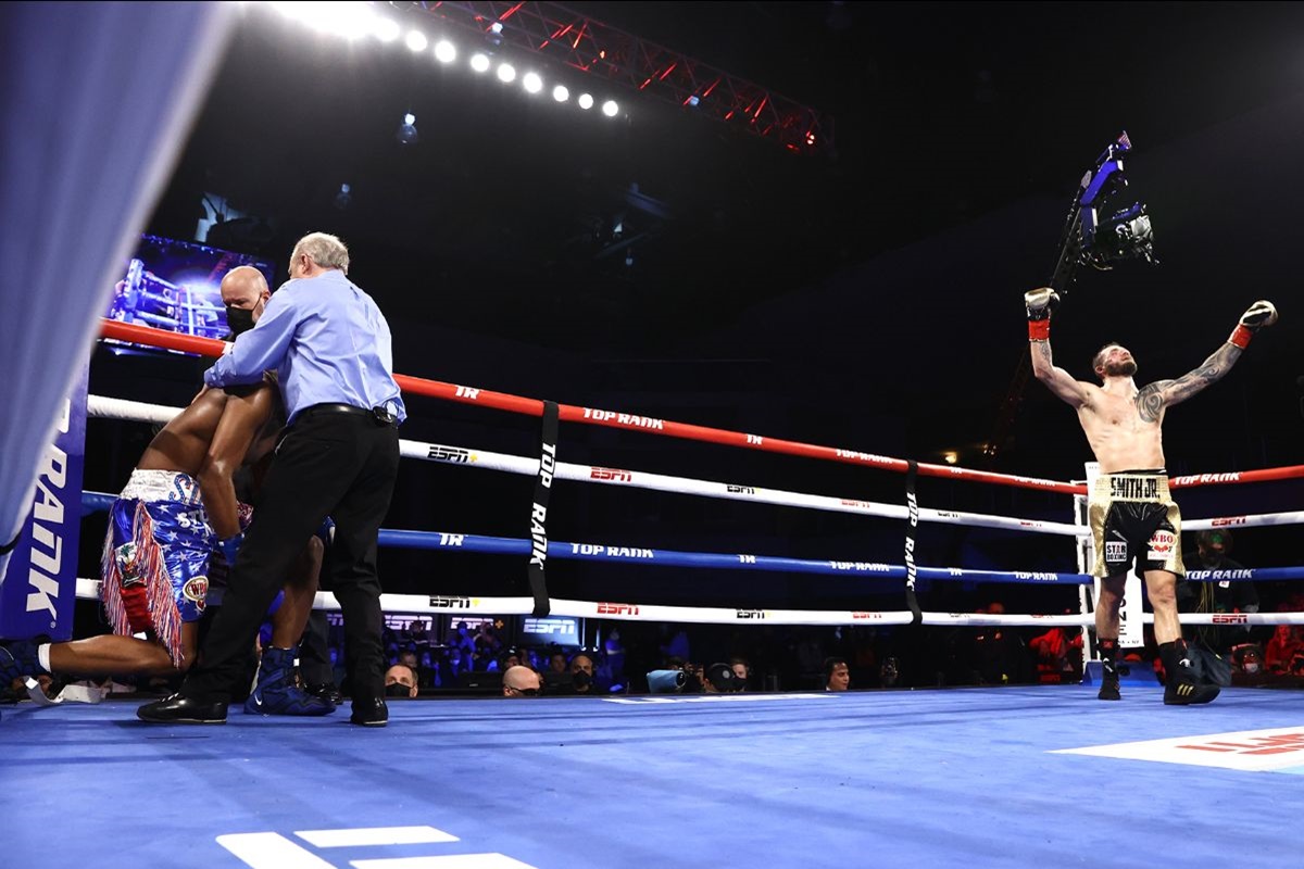 Max Boxing - News - Joe Smith Jr. breaks down and stops Steve Geffrard ...