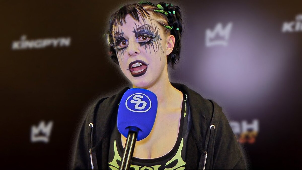 SecondsOut Boxing News - Videos - 6AR6IE6: 'OH F**K! I SAW EMILY BROOKE ...